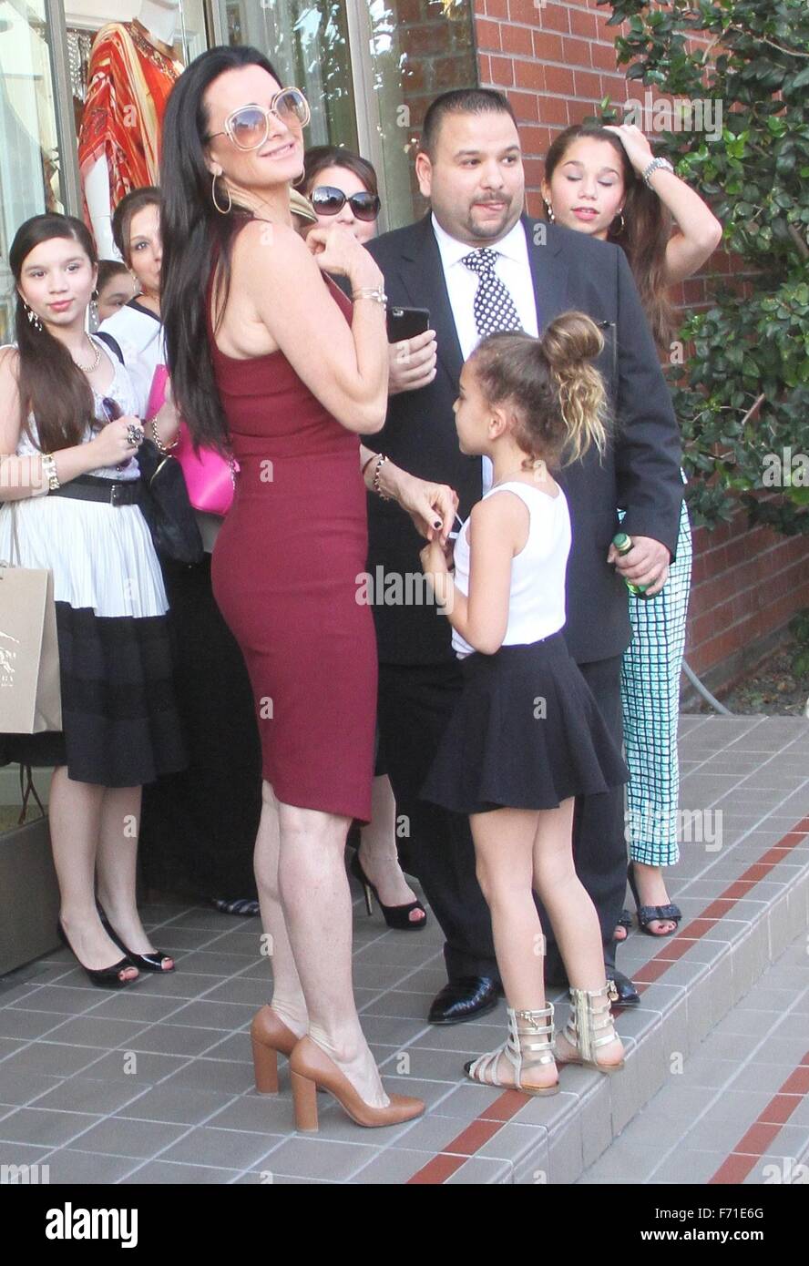 Kyle Richards takes her daughter Portia to Kyle's store in Beverly ...