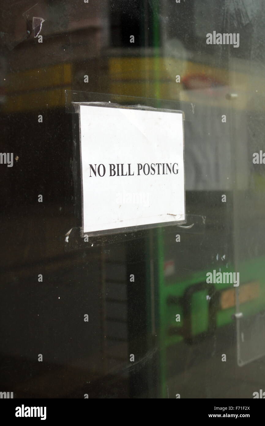 Bill posting hi-res stock photography and images - Alamy