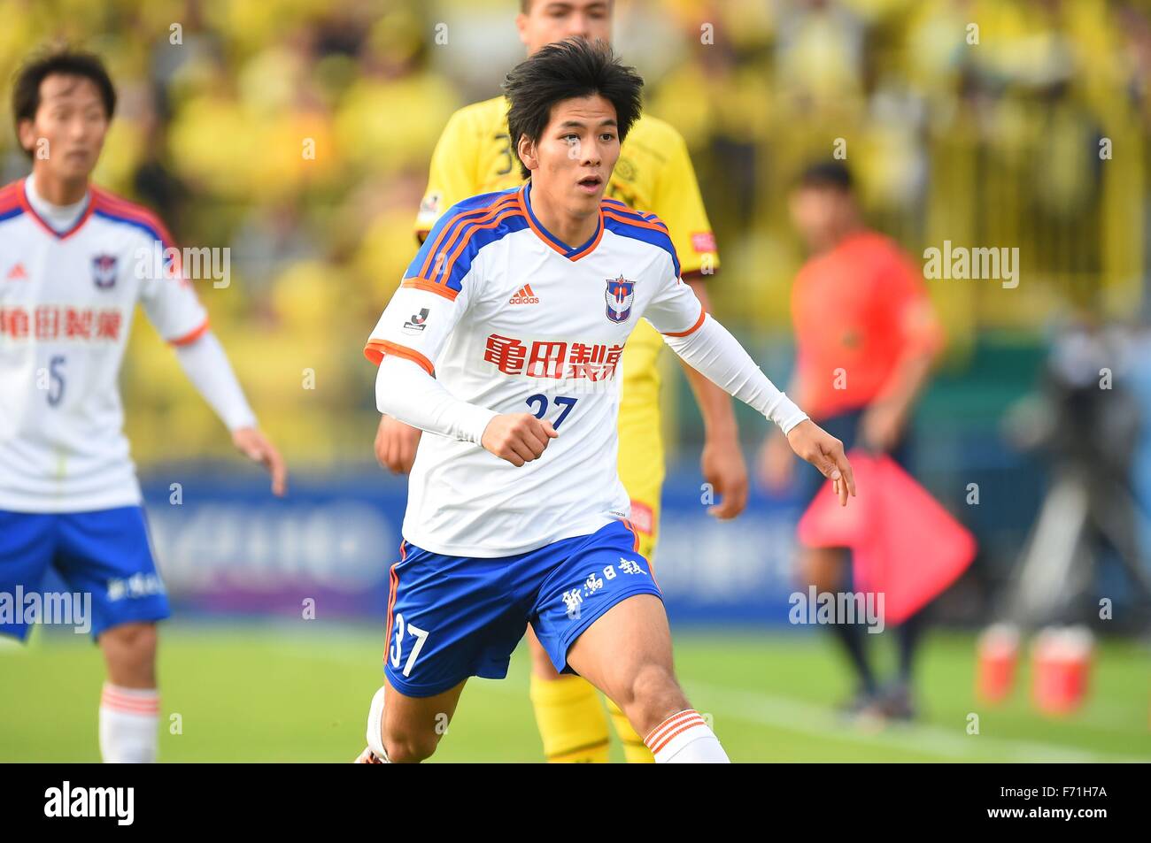 Go Hayama (Albirex), NOVEMBER 22, 2015 - Football / Soccer : 2015 J1 ...