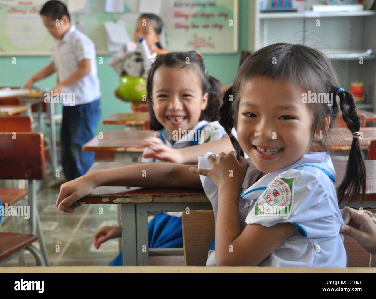 Vietnamese school children class hi-res stock photography and images ...