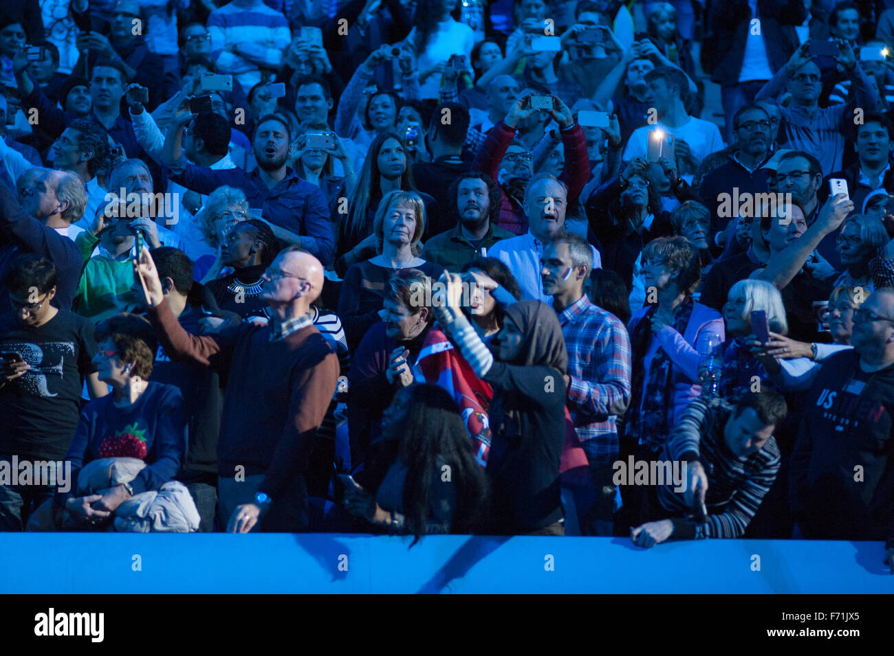 O2 arena london crowd hi-res stock photography and images - Alamy