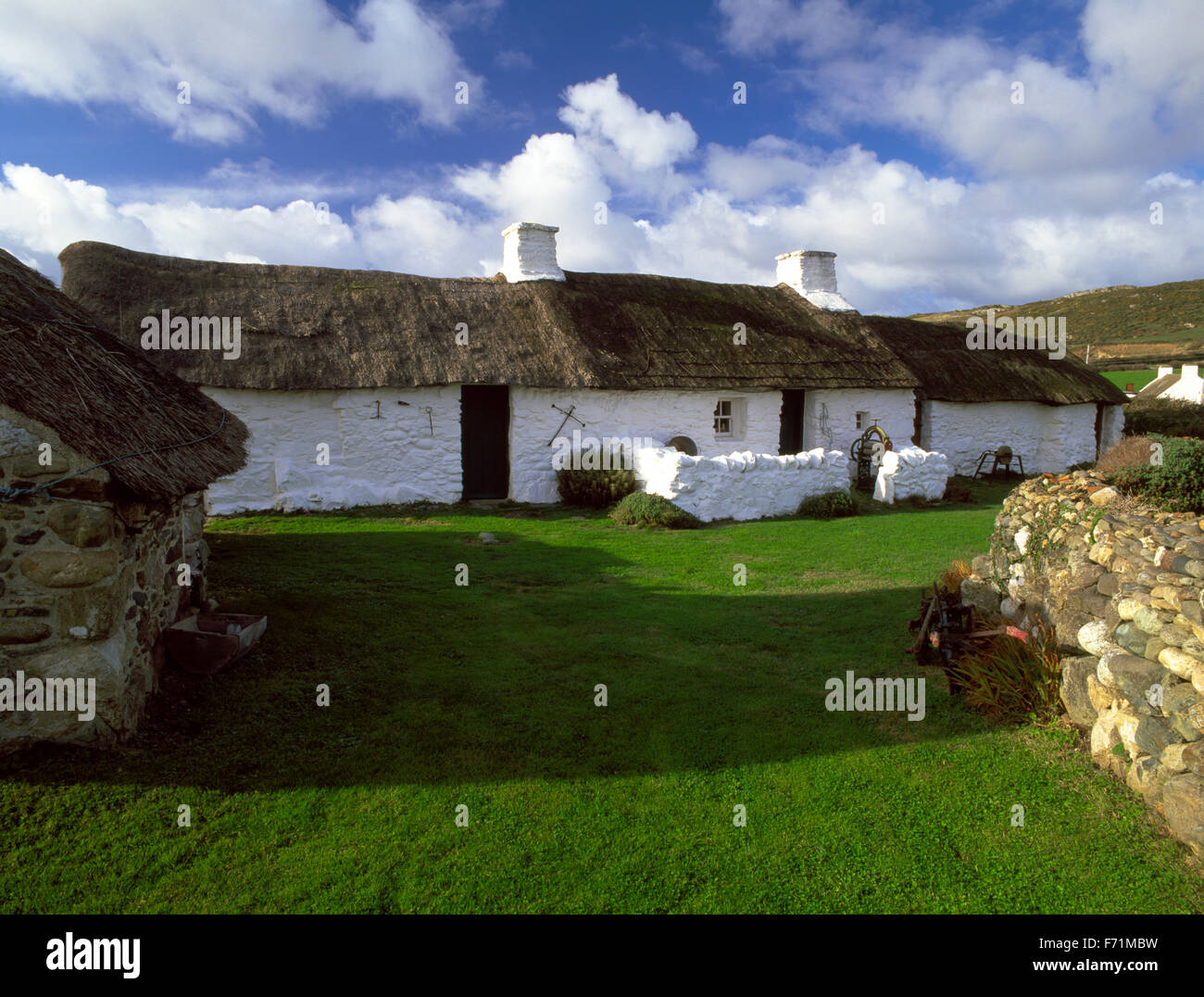 Swtan Cottage longhouse, folk museum and heritage centre, Porth Swtan ...