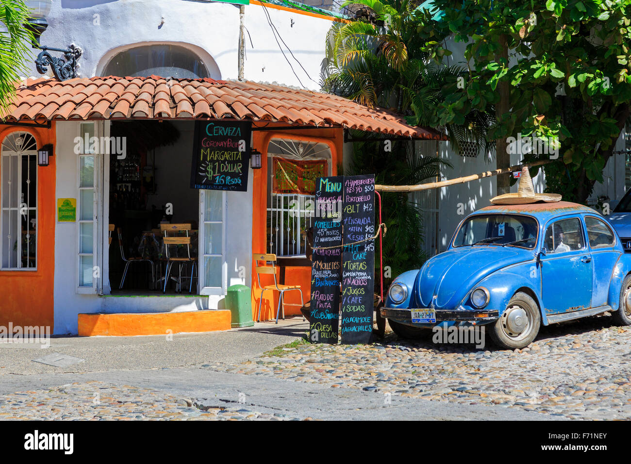 Mexican bar hi-res stock photography and images - Alamy
