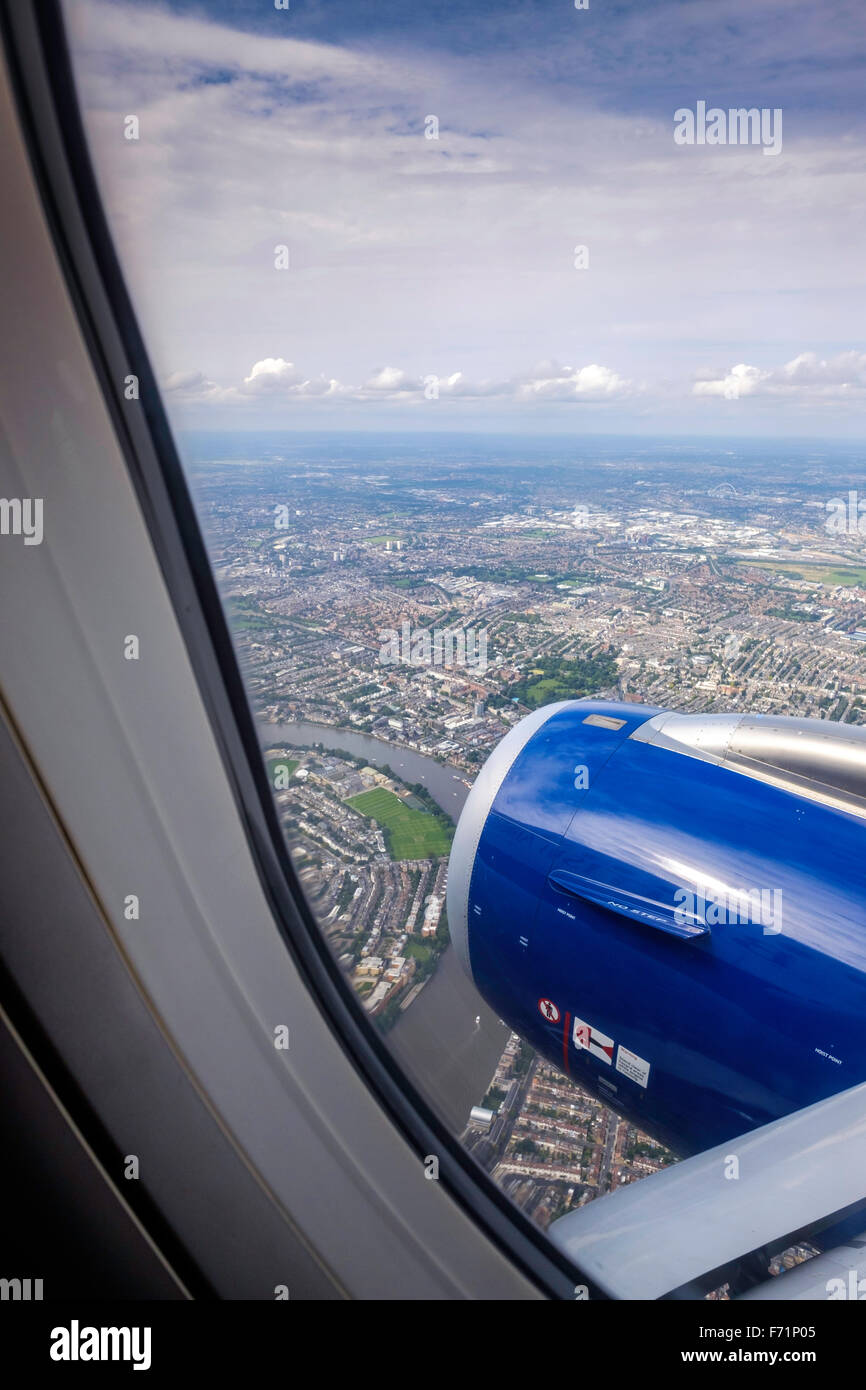 London flight path hi-res stock photography and images - Alamy