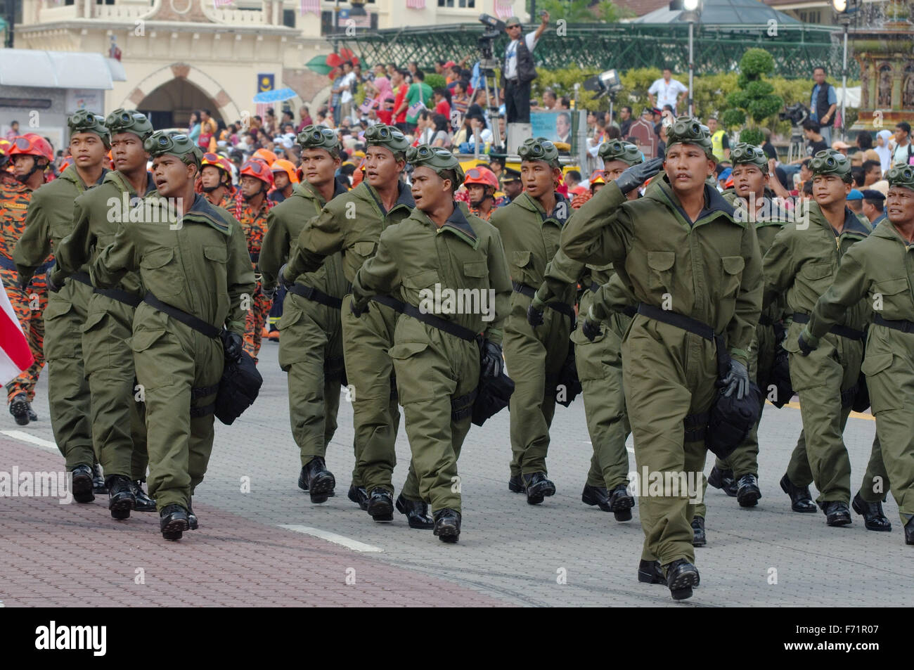 formation of soldiers marching on parade 16 September - Hari Merdeka ...