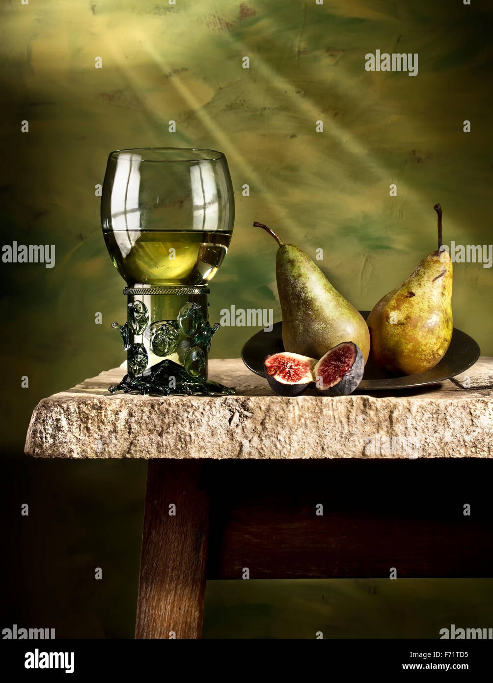 Glass table reflection reflect hi-res stock photography and images - Alamy