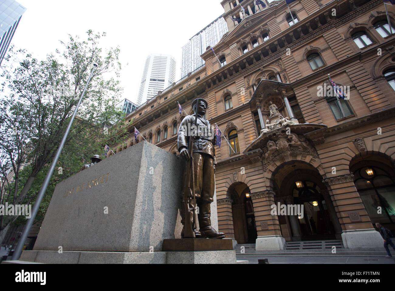 statue outside Westin Sydney Stock Photo - Alamy
