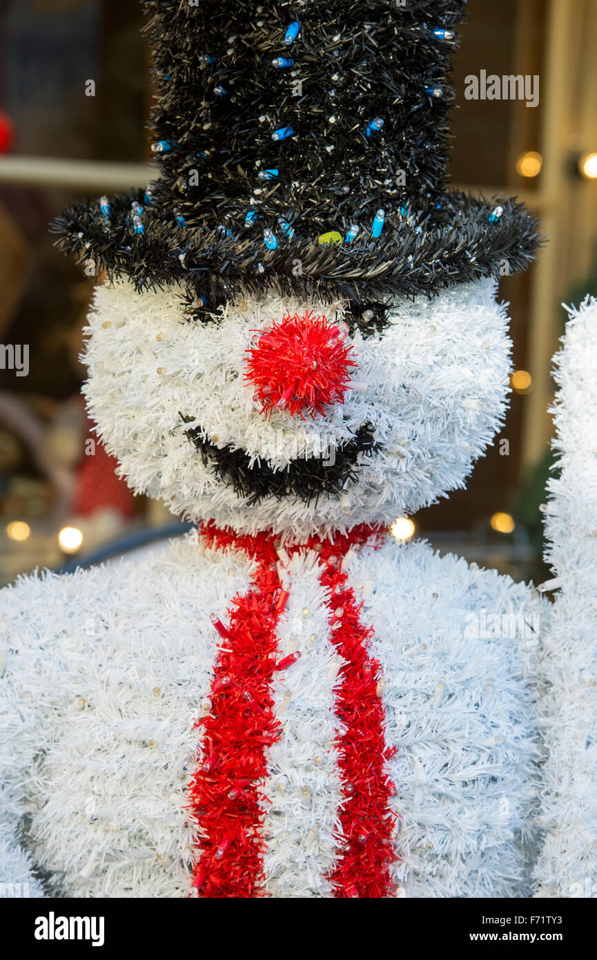 Snowman display hi-res stock photography and images - Alamy