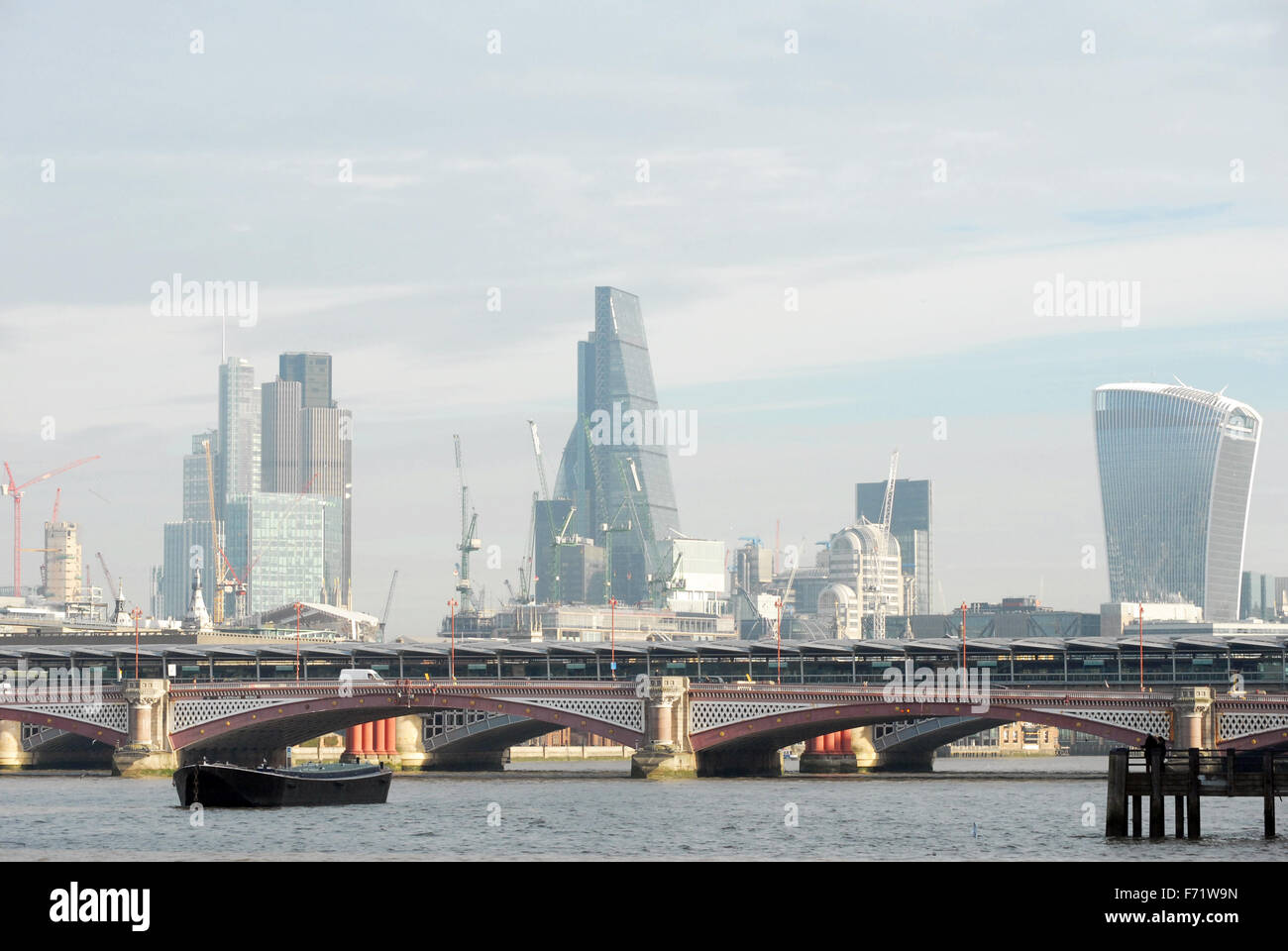 London, UK. 23rd November, 2015. UK Weather. Bright November sunshine ...