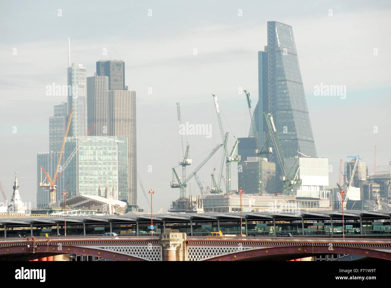 London, UK. 23rd November, 2015. UK Weather. Bright November sunshine ...