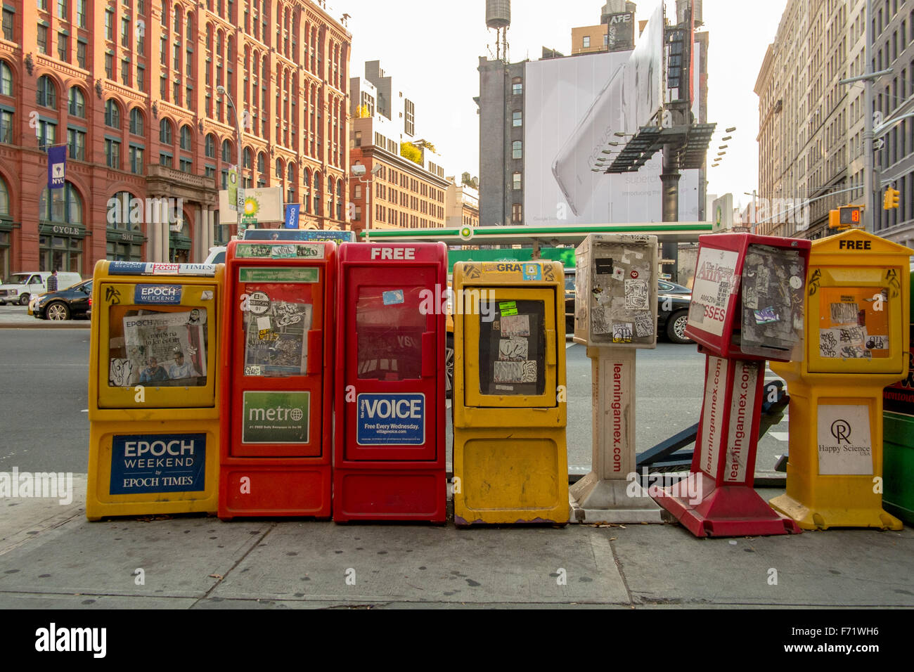 The newspaper vendor hi-res stock photography and images - Alamy