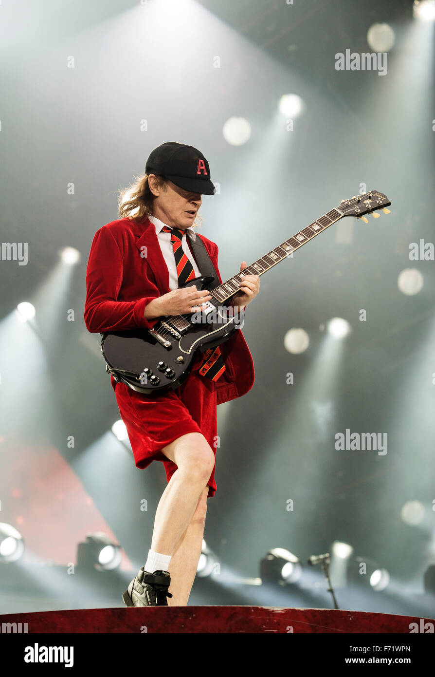 Angus young hi-res stock photography and images - Alamy