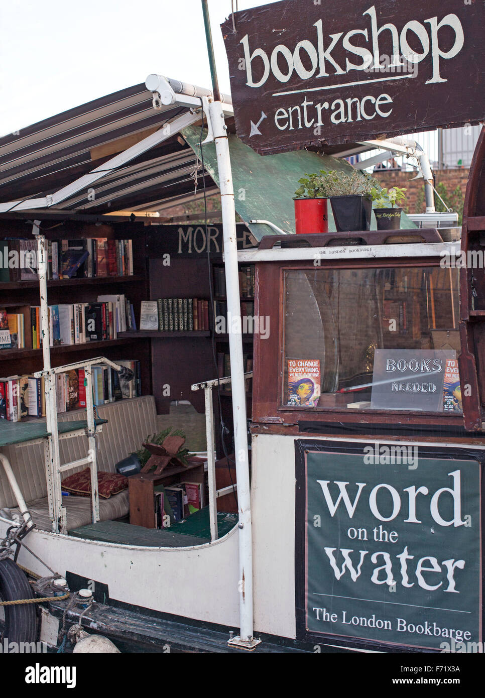Word on the Water floating bookshop on Regents Canal, King's Cross ...