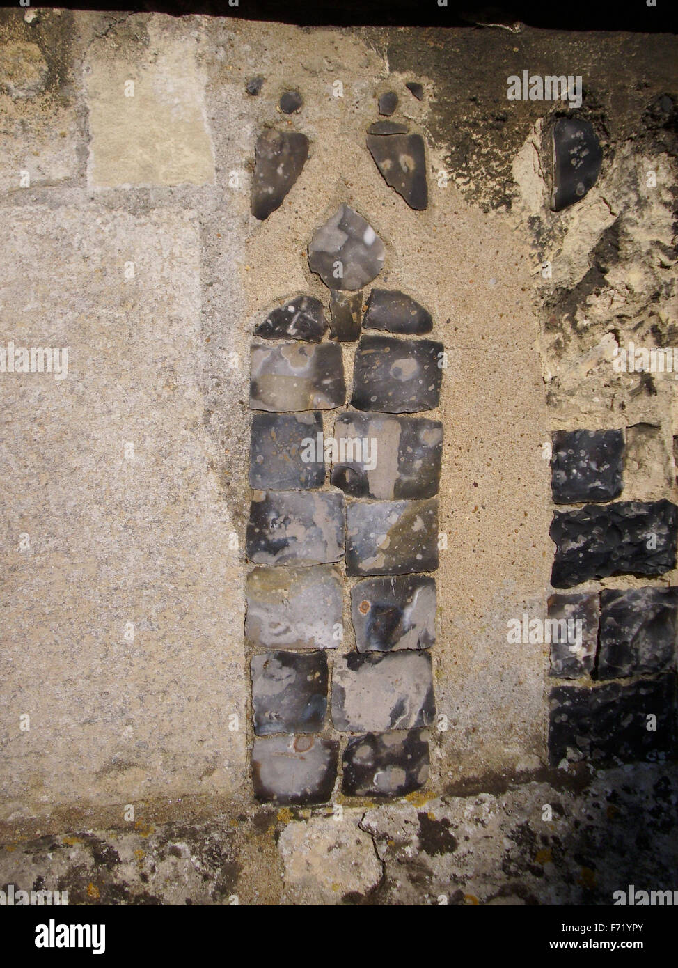 Knapped flint wall hi-res stock photography and images - Alamy