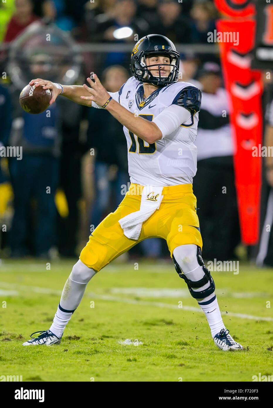 Palo Alto, CA. 21st Nov, 2015. California Golden Bears quarterback ...