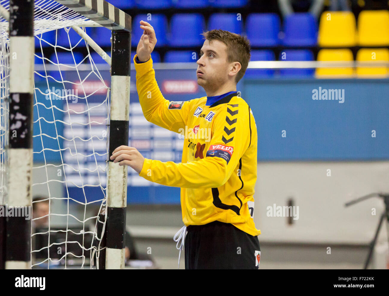 Handball goalkeeper hi-res stock photography and images - Alamy