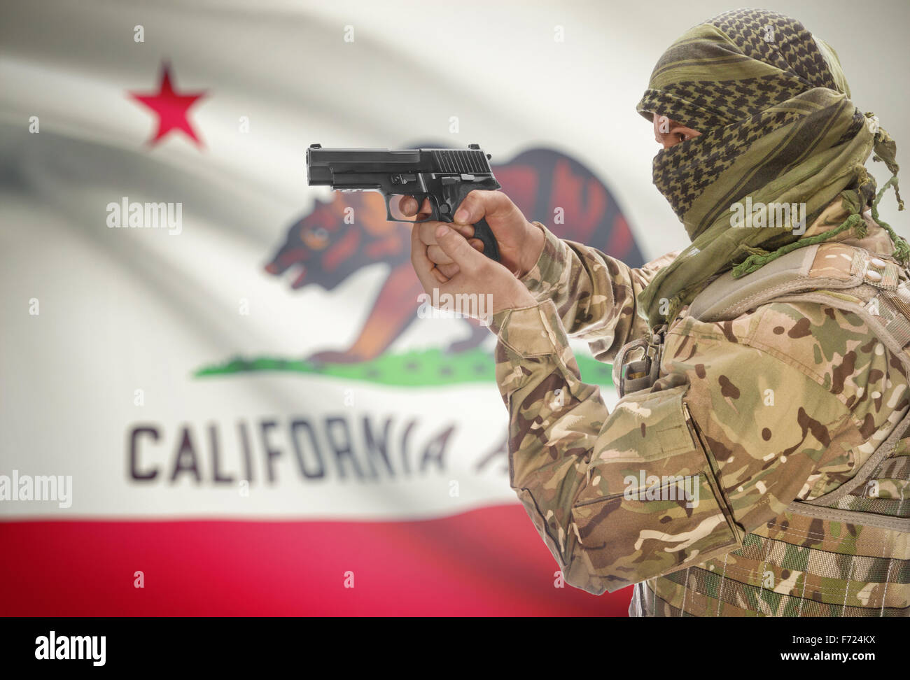 Male in muslim keffiyeh gun hi-res stock photography and images - Alamy