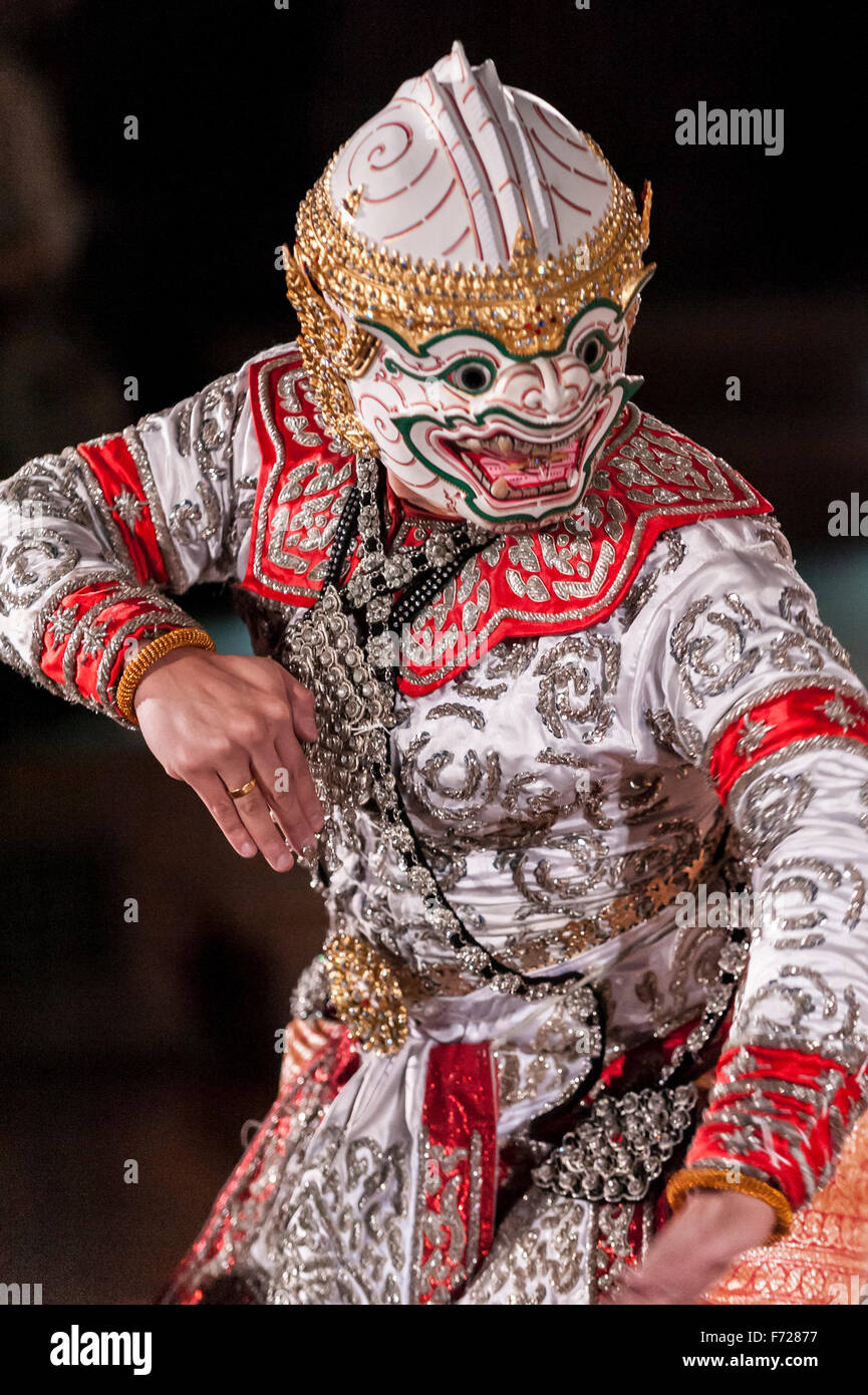 London, UK. 23 November 2015. A traditional dancer performs as Hanuman ...