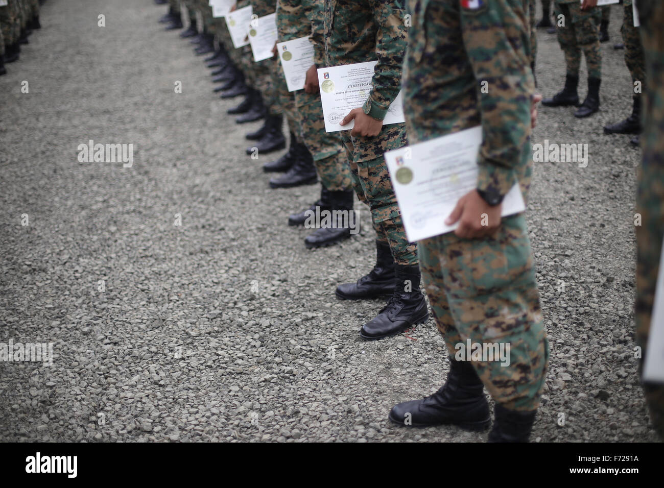 Meteti, Panama. 23rd Nov, 2015. Elements of the National Border Service ...