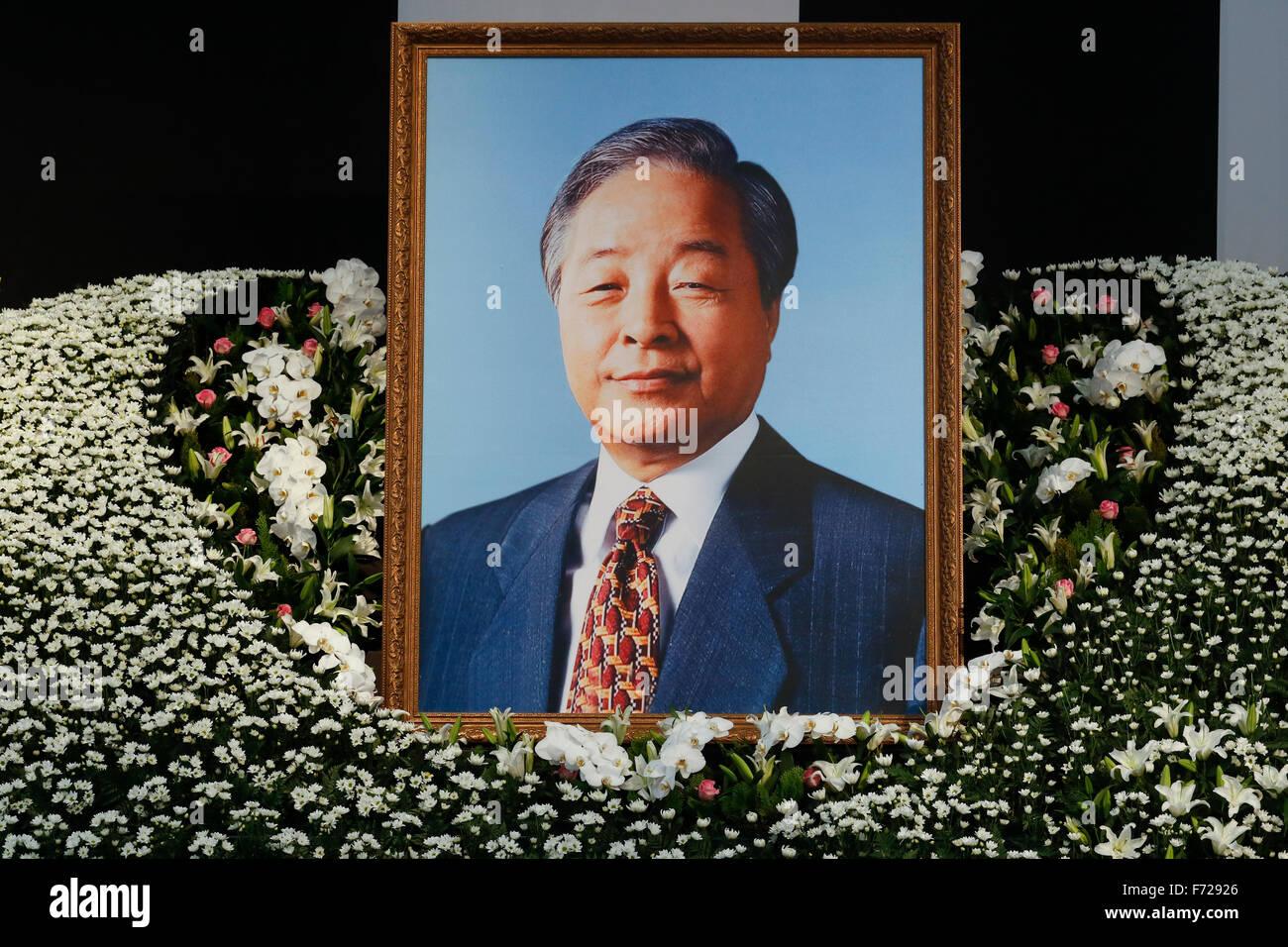 Seoul, South Korea. 23rd Nov, 2015. The portrait of late South Korean ...