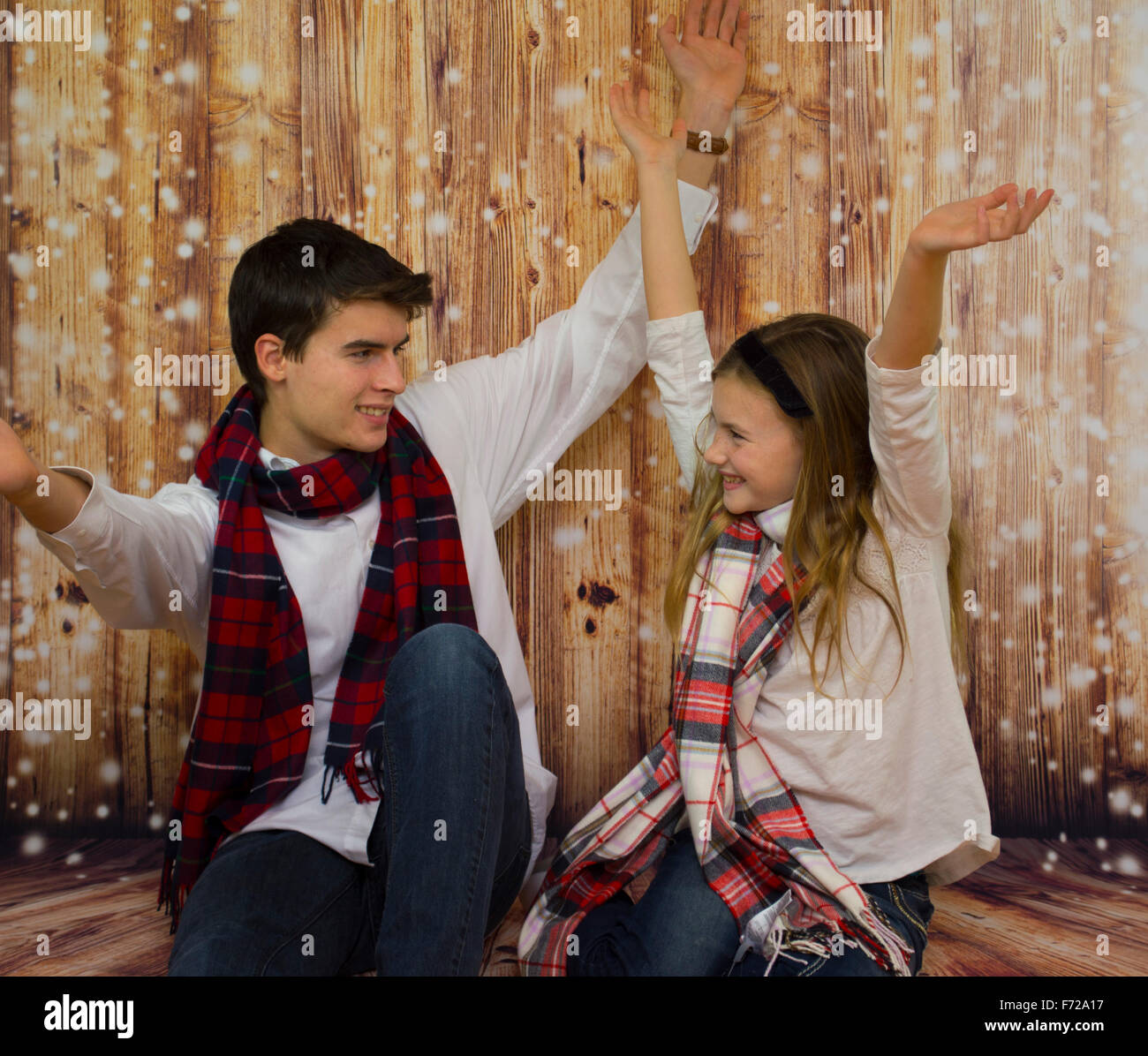 Kids clapping hands hi-res stock photography and images - Alamy