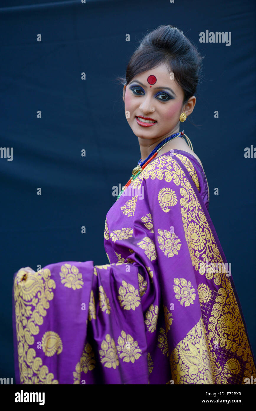 Saree models hi-res stock photography and images - Alamy