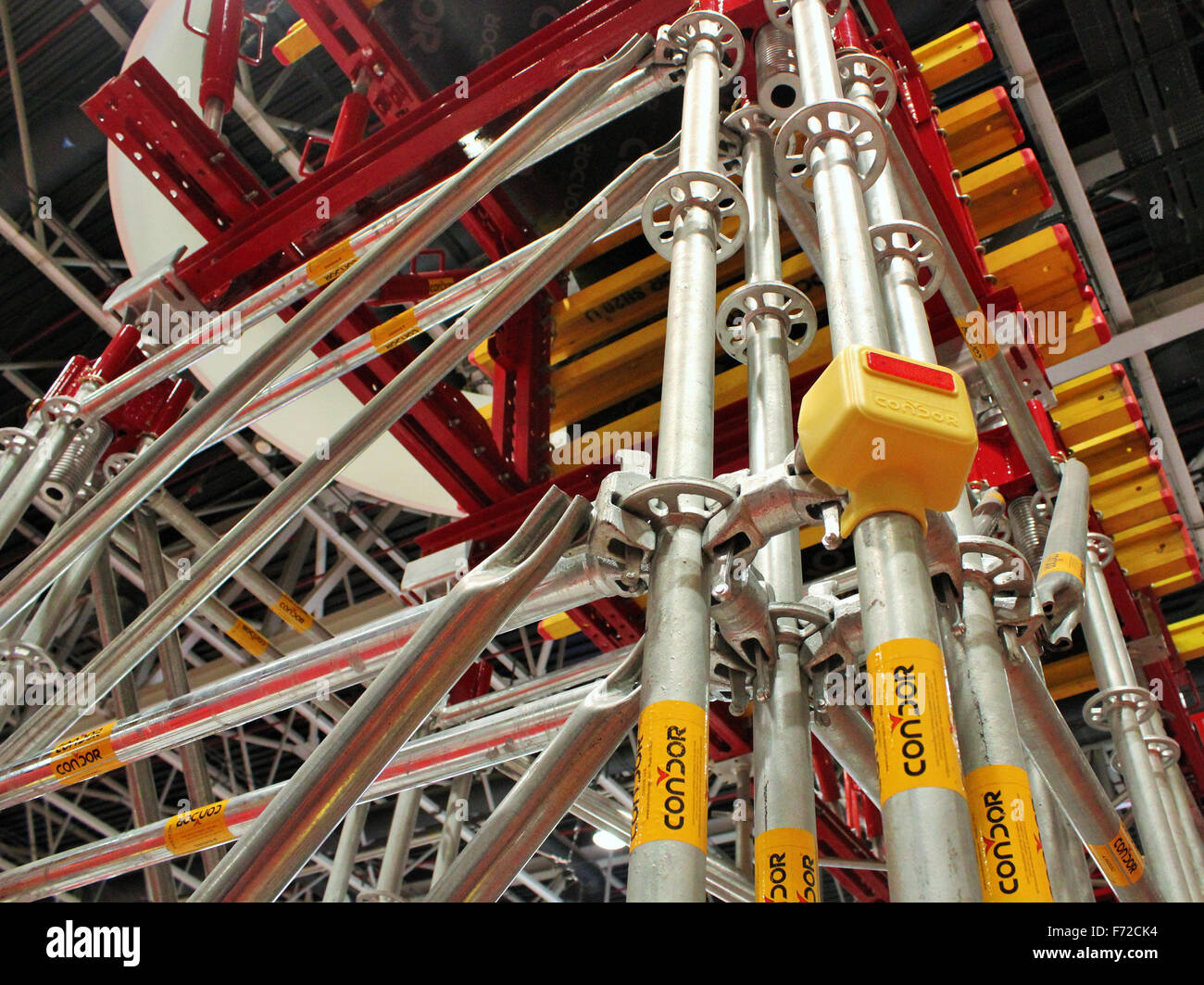 Dubai world trade center construction hi-res stock photography and ...