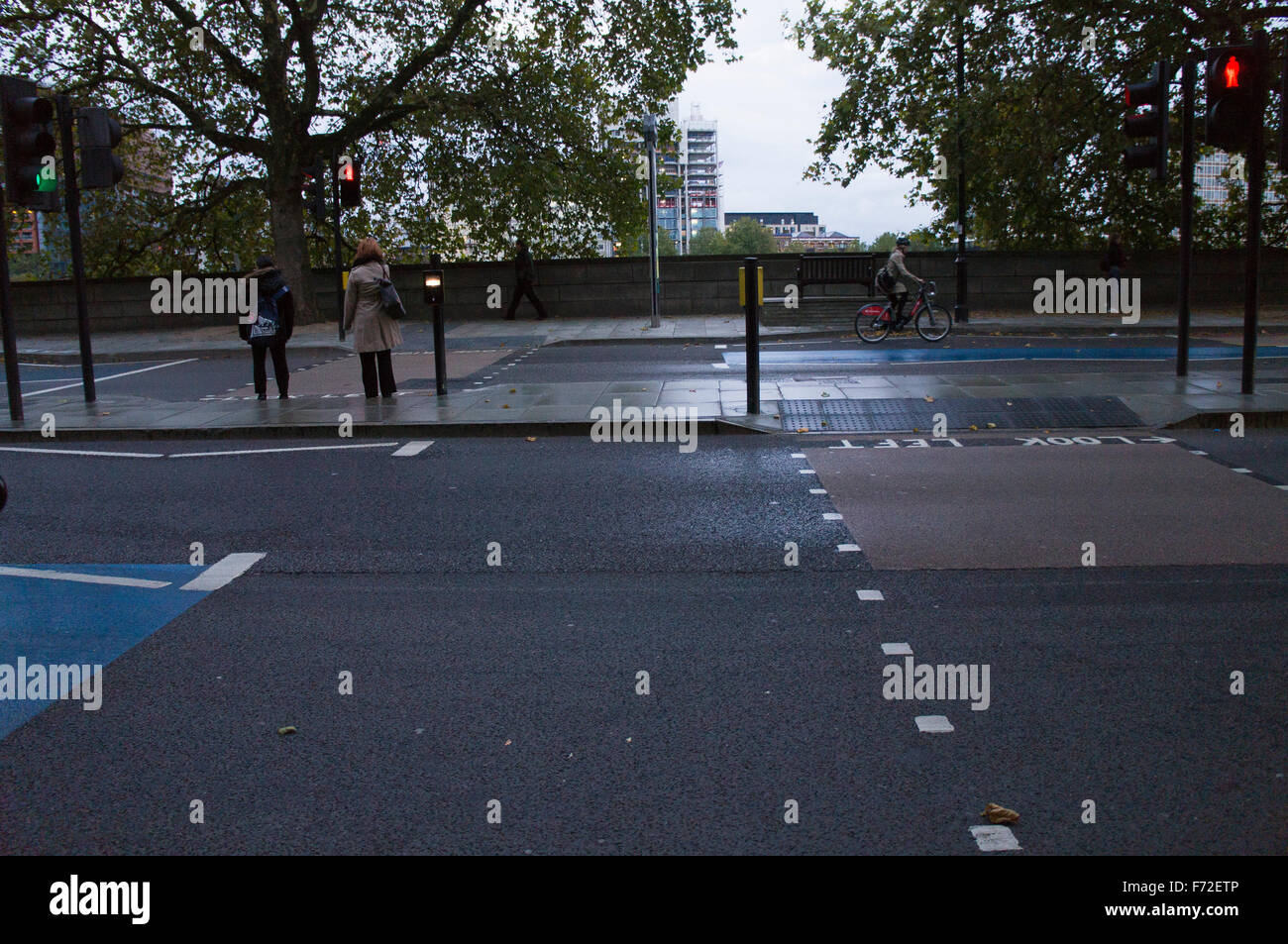 pedestrian crossing, traffic red light Stock Photo - Alamy