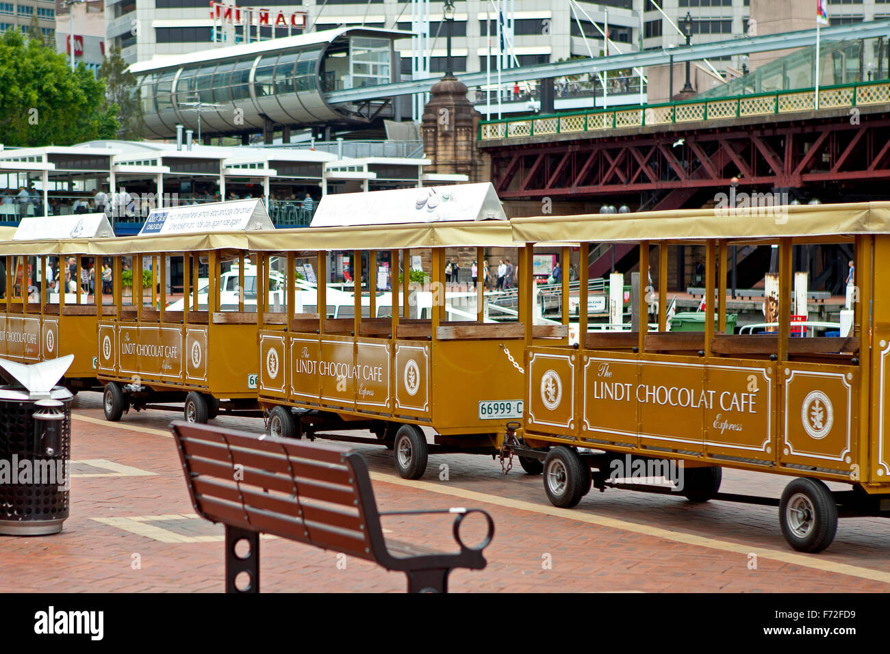 Sydney lindt cafe hi-res stock photography and images - Alamy