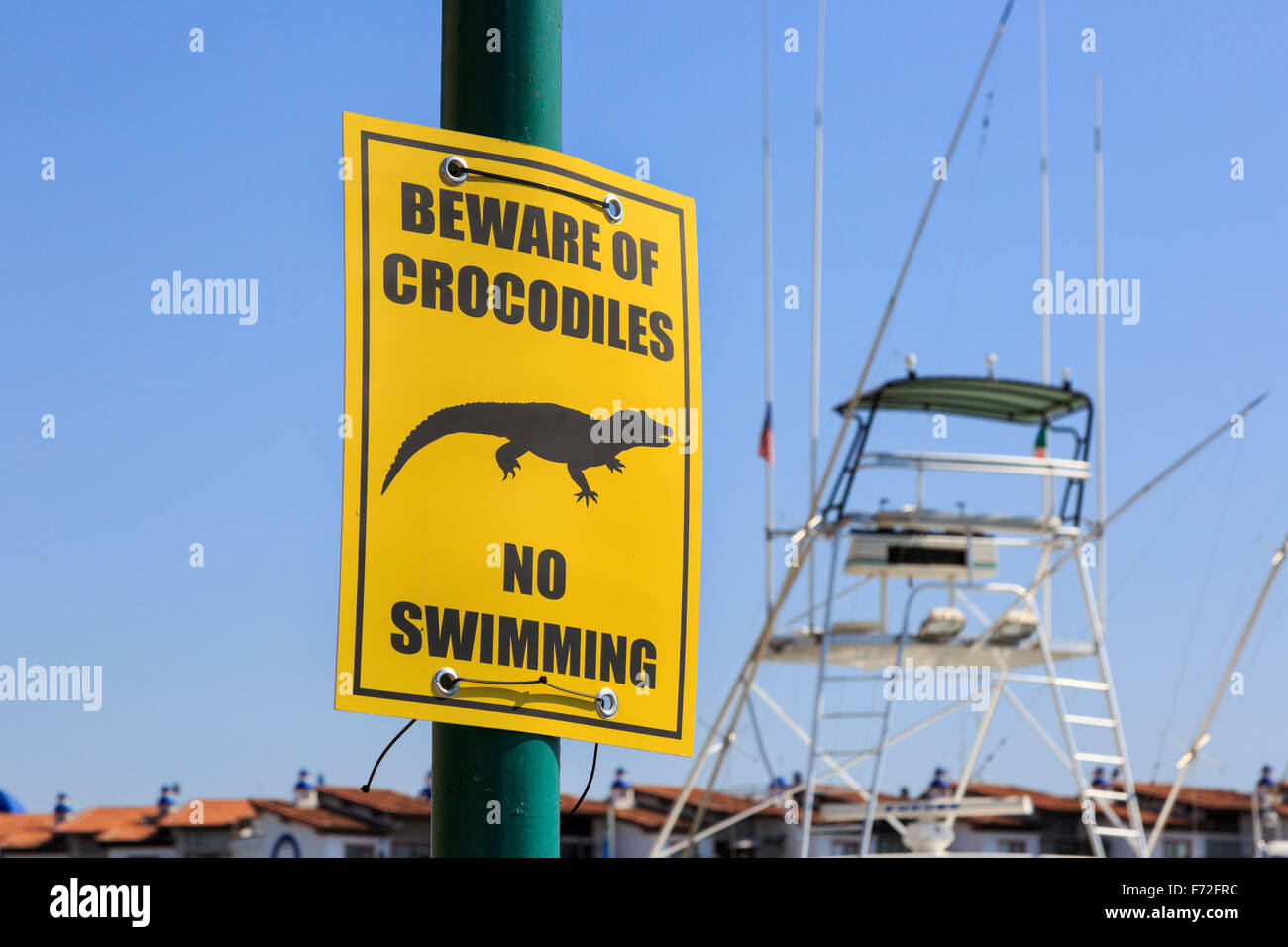 Crocodile safety sign hi-res stock photography and images - Alamy