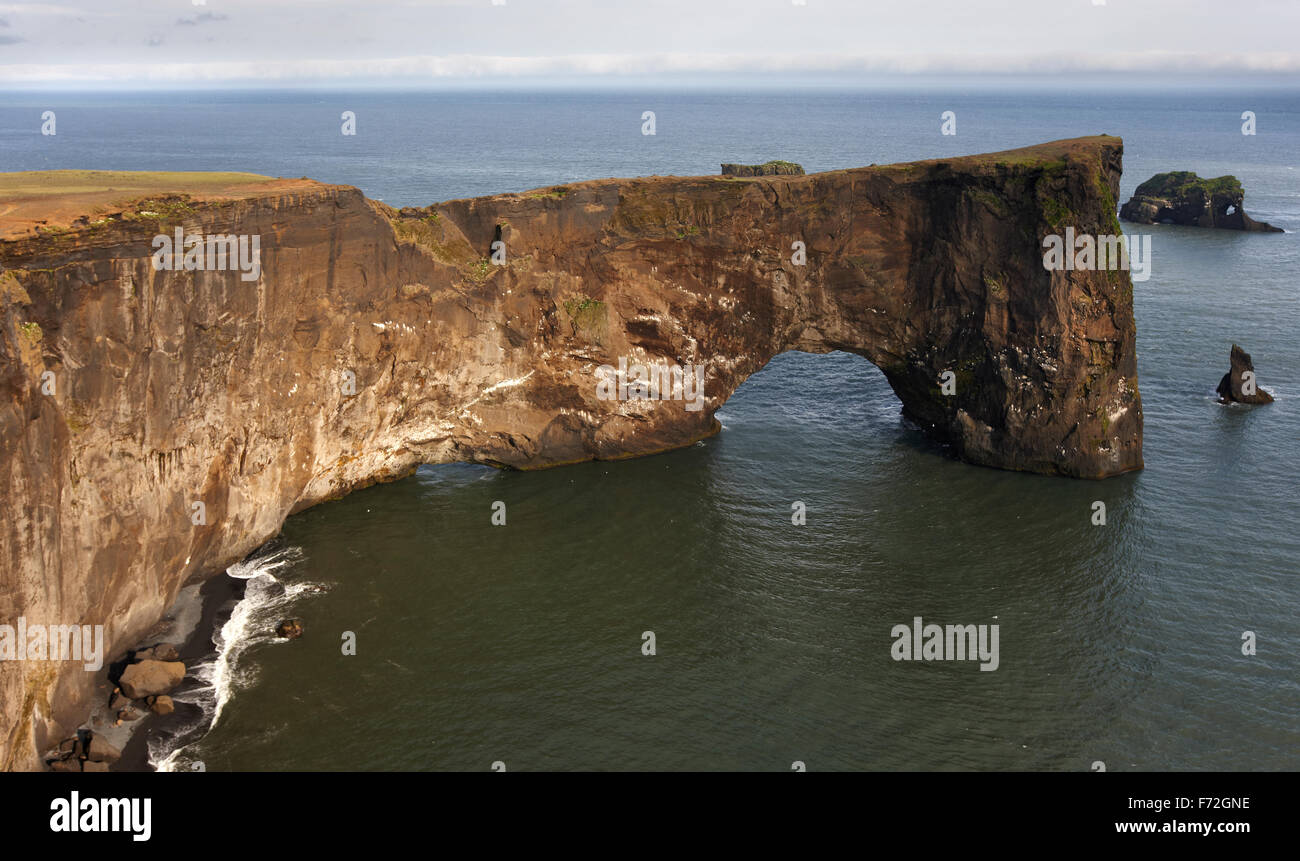 Dyrholaey peninsula arch hi-res stock photography and images - Alamy