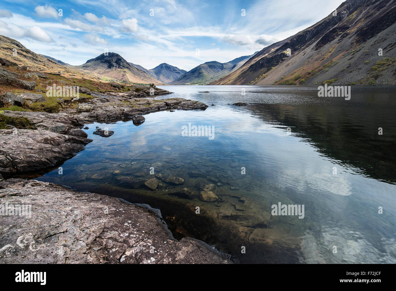 Stunning landscape of Wast Water and Lake District Peaks on Summer day ...