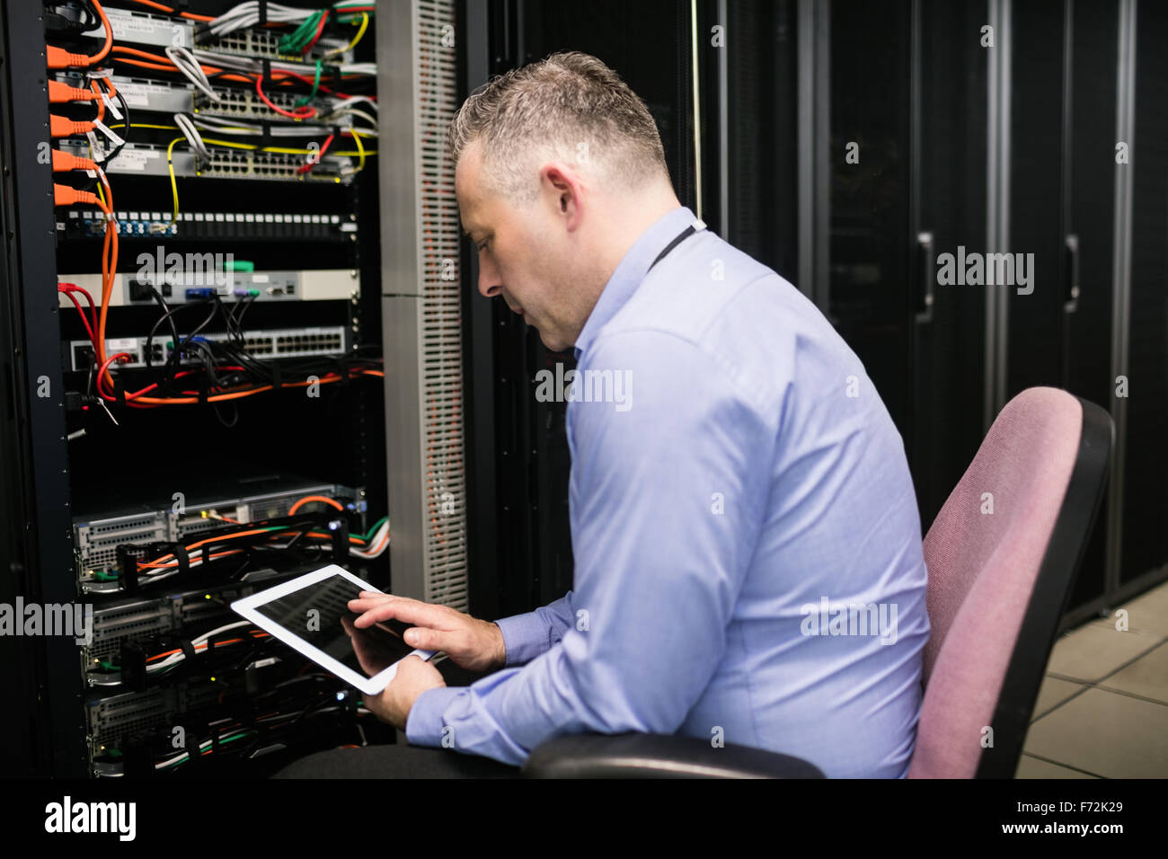 Server room hi-res stock photography and images - Alamy