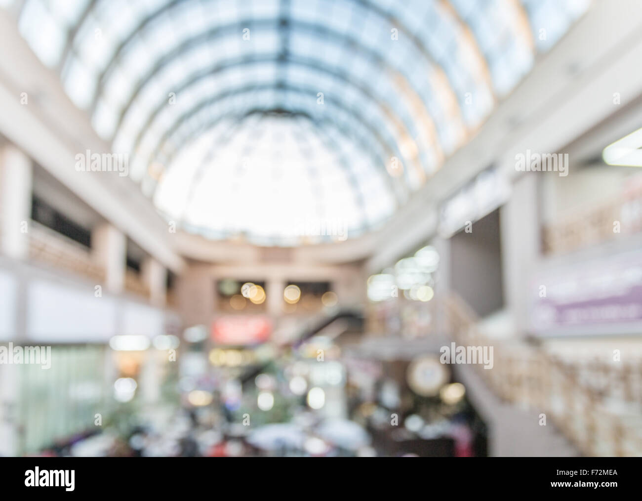 Empty shopping mall interior hi-res stock photography and images - Alamy