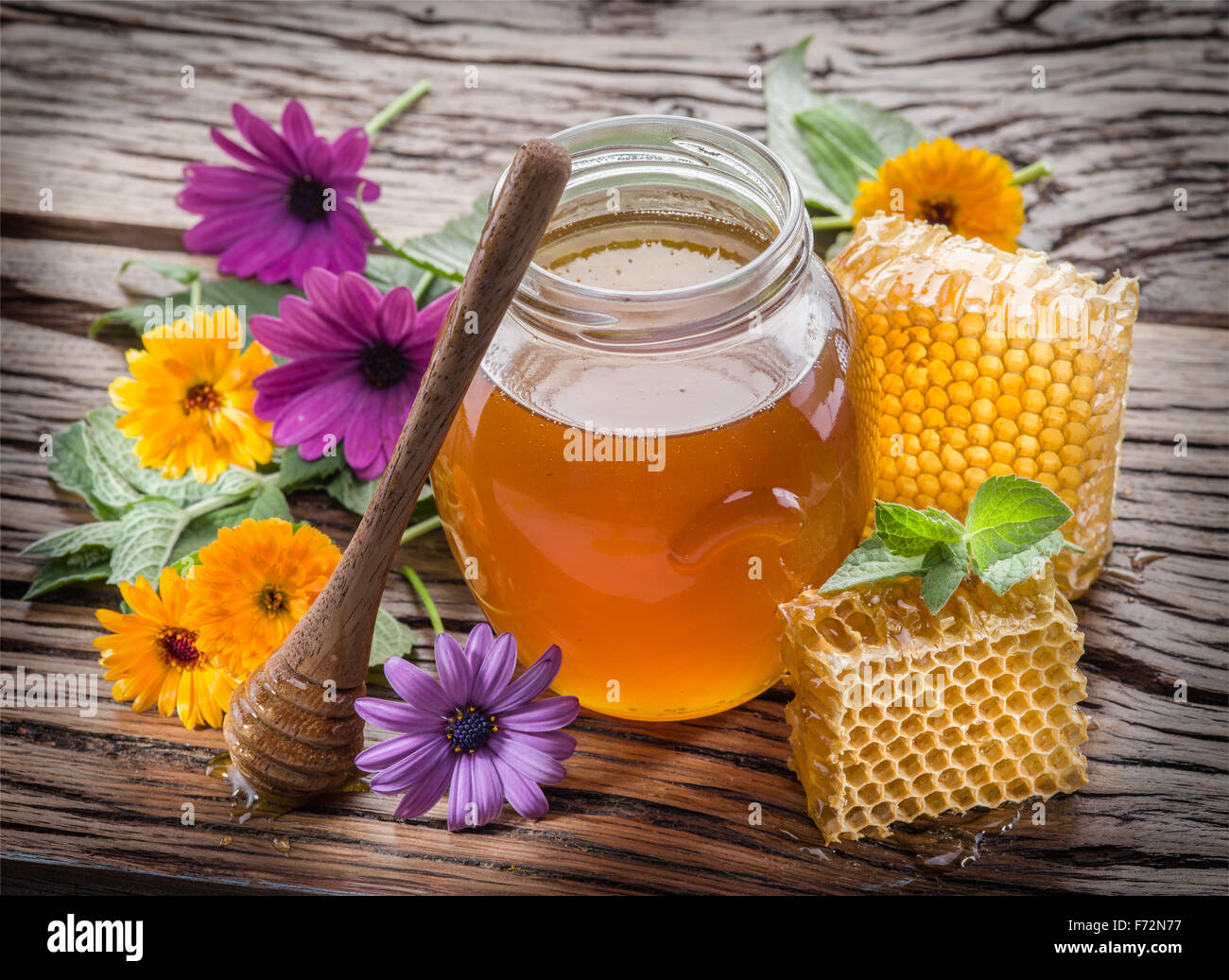 Jar full of fresh honey and honeycombs. High-quality picture Stock ...