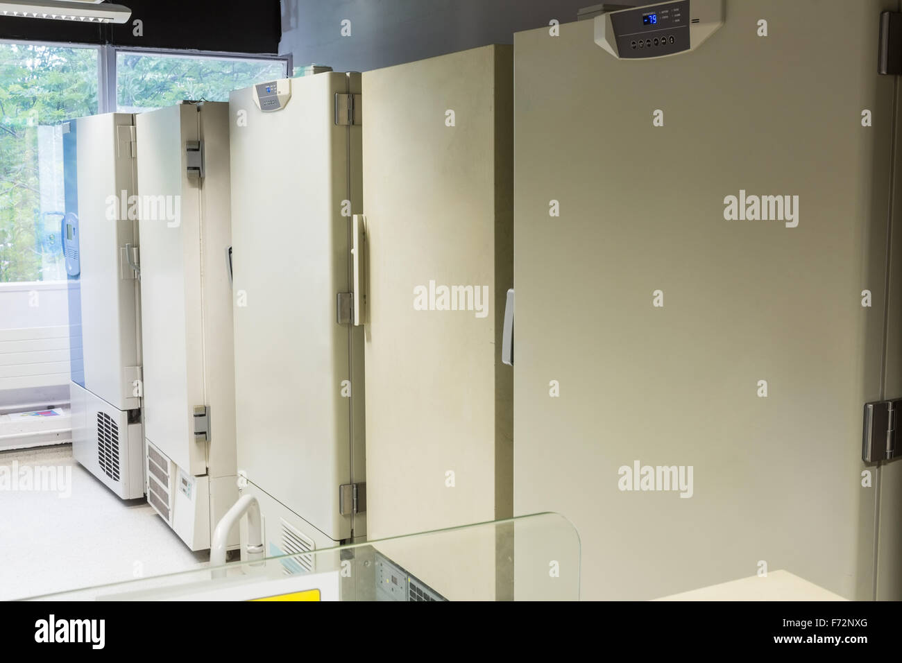Refrigeration units hi-res stock photography and images - Alamy