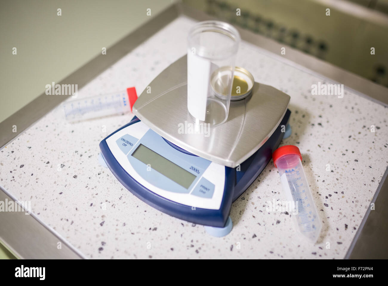 Science laboratory scales hi-res stock photography and images - Alamy