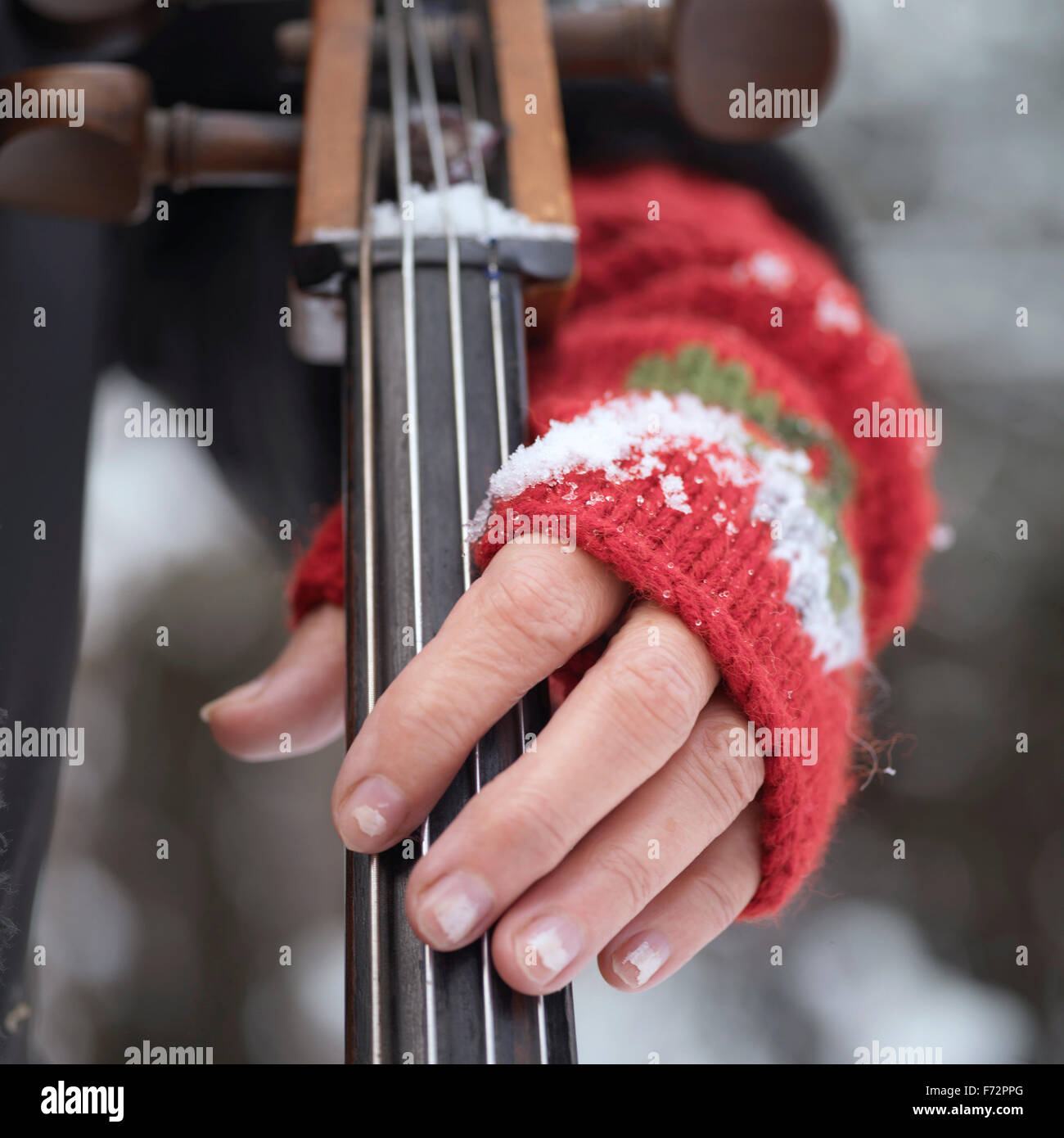 Hand musician hi-res stock photography and images - Alamy