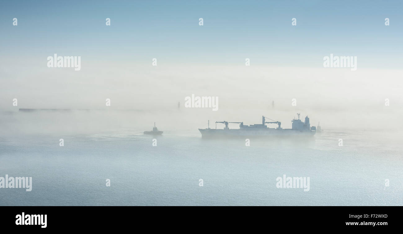 English channel dover fog hi-res stock photography and images - Alamy
