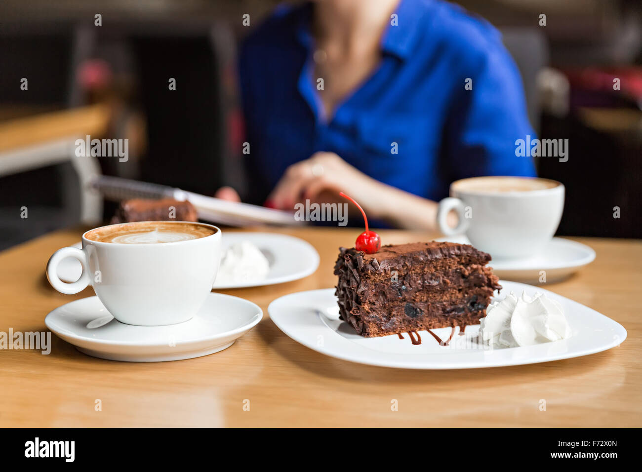 Meet at restaurant hi-res stock photography and images - Alamy