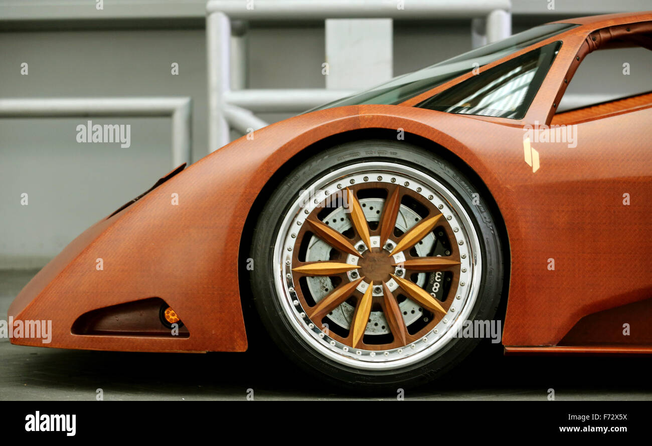 Essen, Germany. 24th Nov, 2015. The Splinter, a 600 horsepower supercar ...