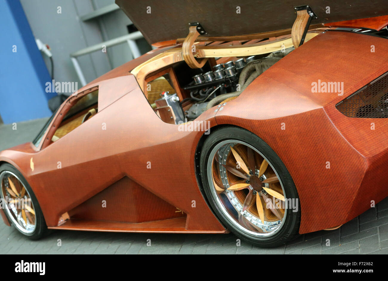 Essen, Germany. 24th Nov, 2015. The Splinter, a 600 horsepower supercar ...