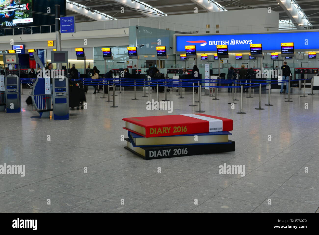 Heathrow terminal check in desks hi-res stock photography and images ...