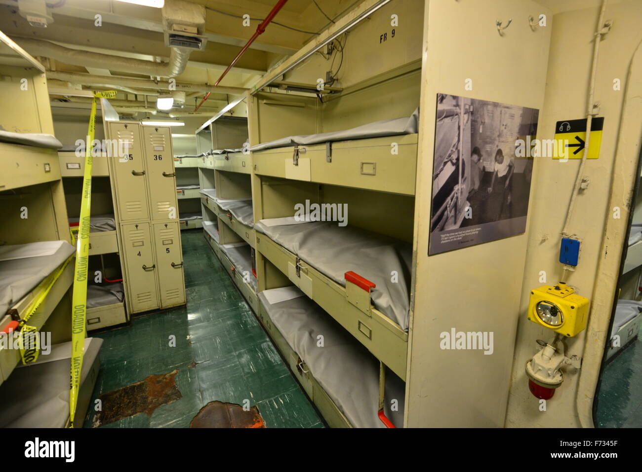 Top bunks hi-res stock photography and images - Alamy