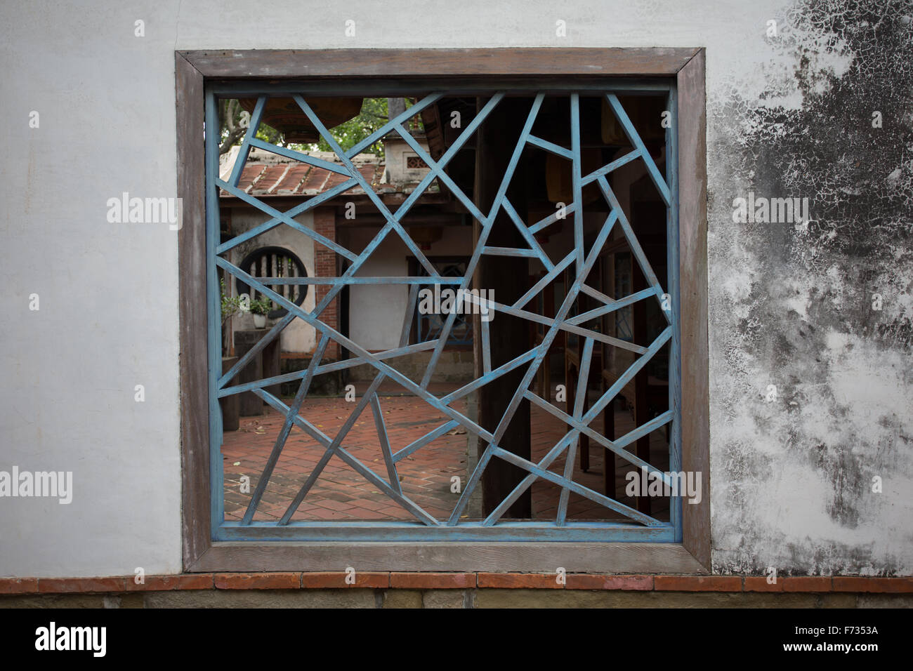 old chinese window Stock Photo - Alamy