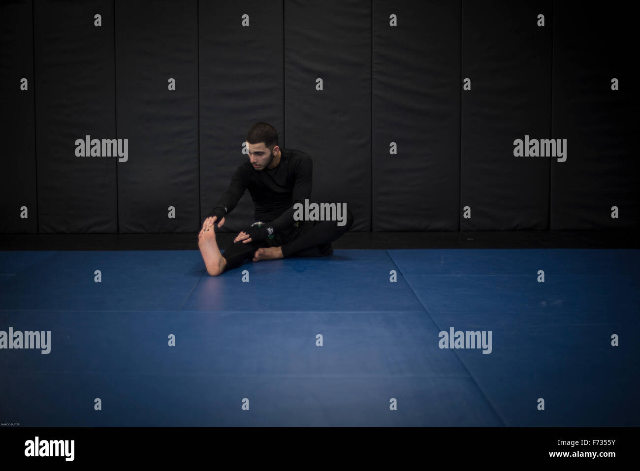 MMA fighter training Stock Photo - Alamy