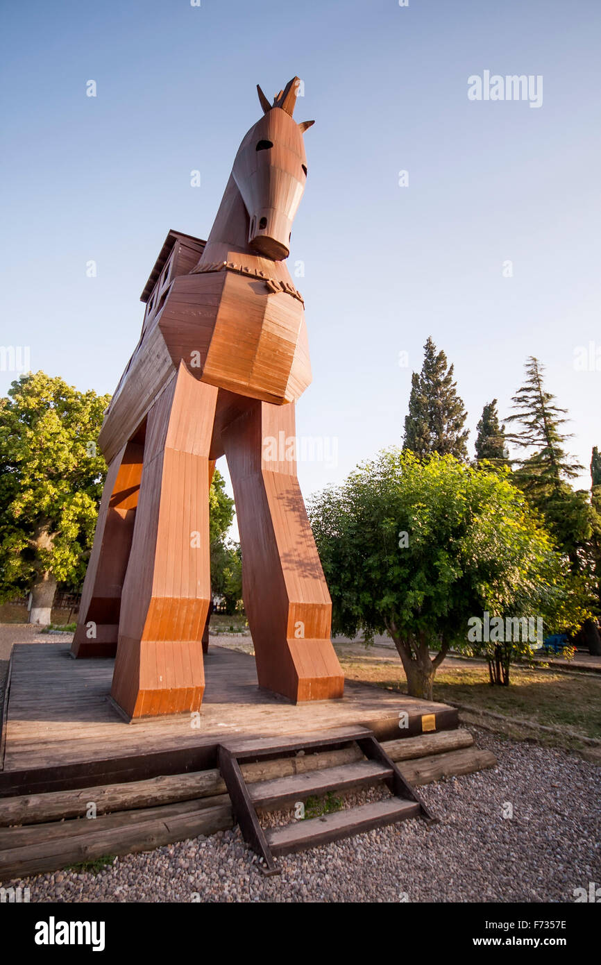 Troy horse hi-res stock photography and images - Alamy