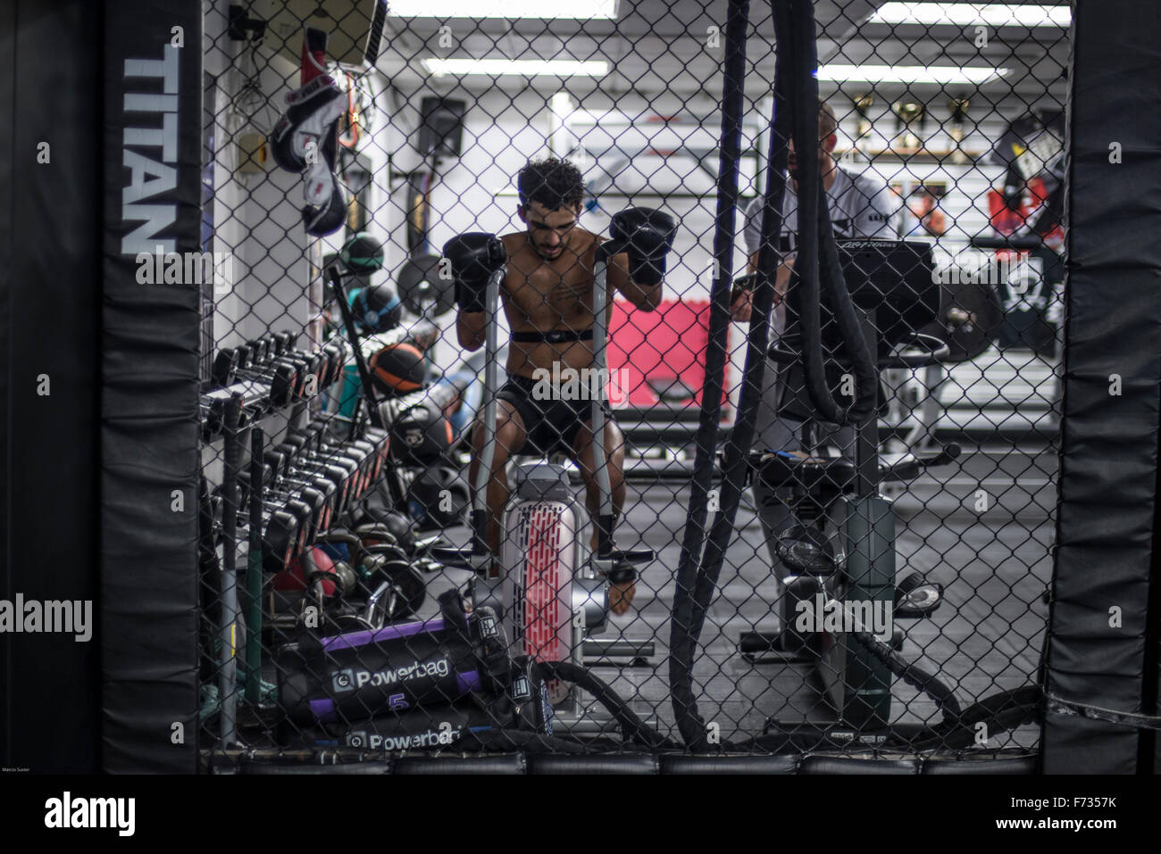 MMA fighter training Stock Photo - Alamy