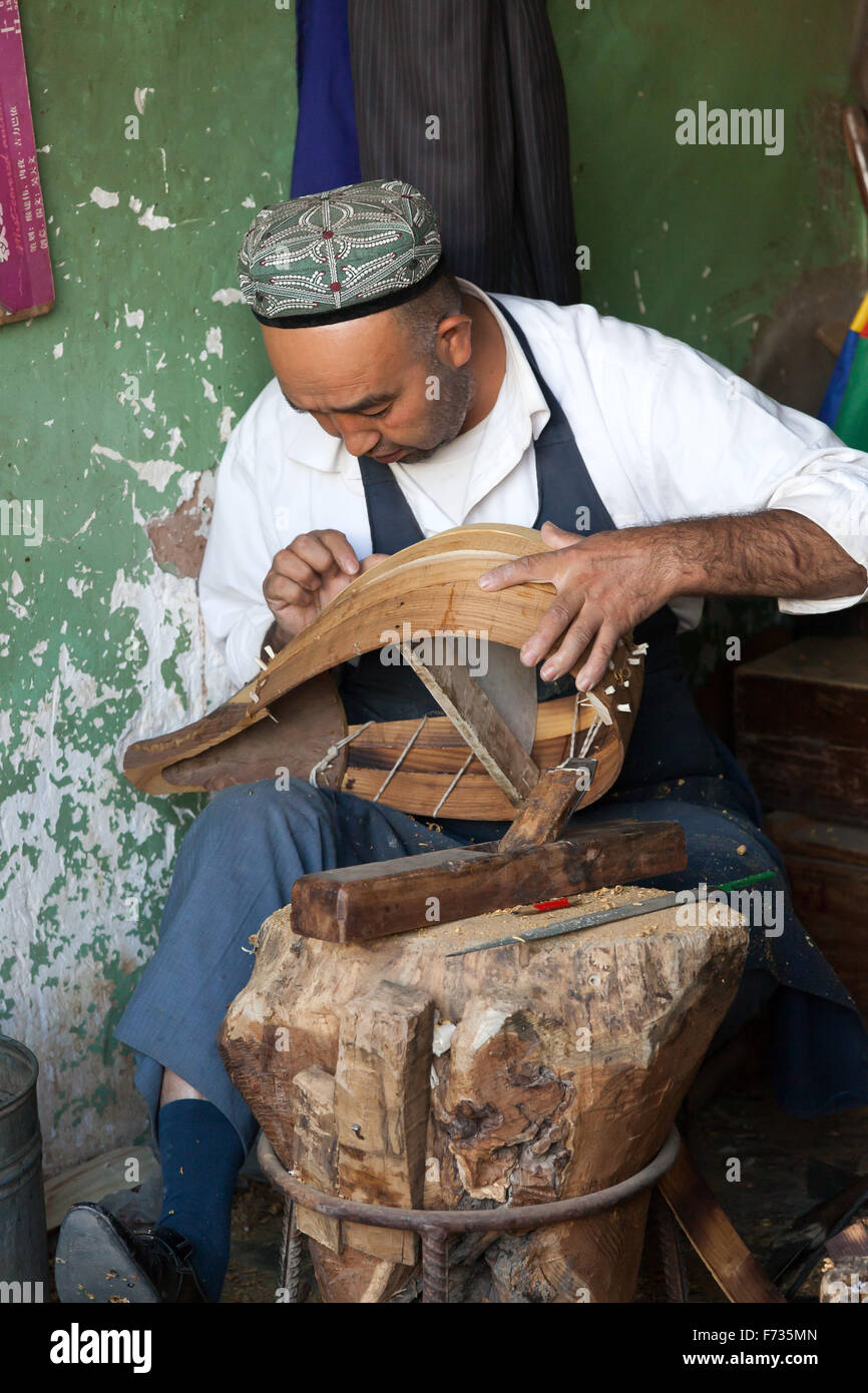 Home made musical instruments hi-res stock photography and images - Alamy