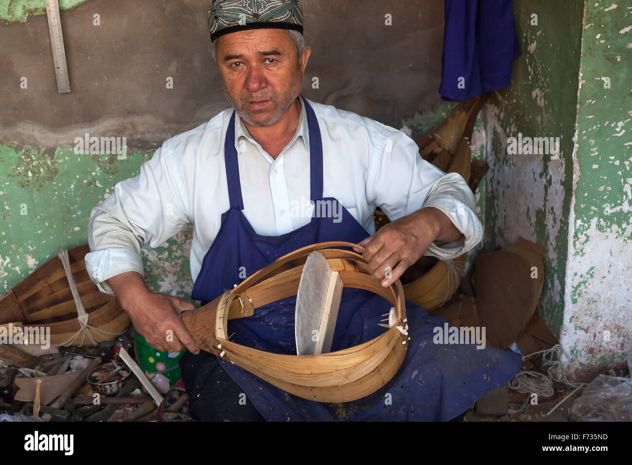Home made musical instruments hi-res stock photography and images - Alamy